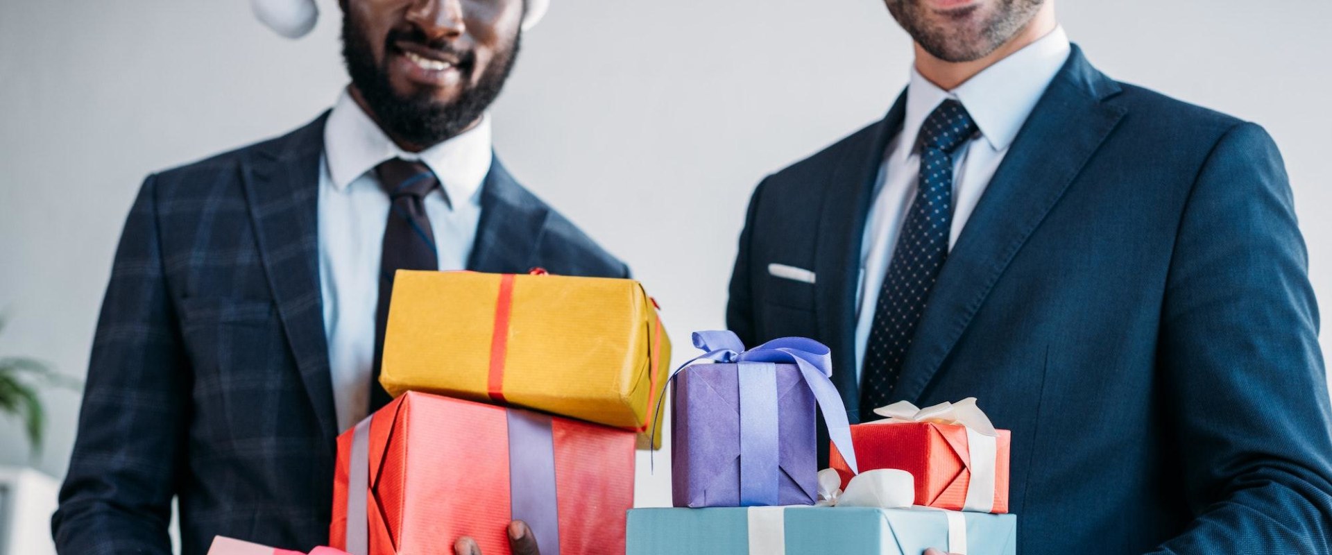 Tipping and Gift-Giving Etiquette: Navigating International Trade