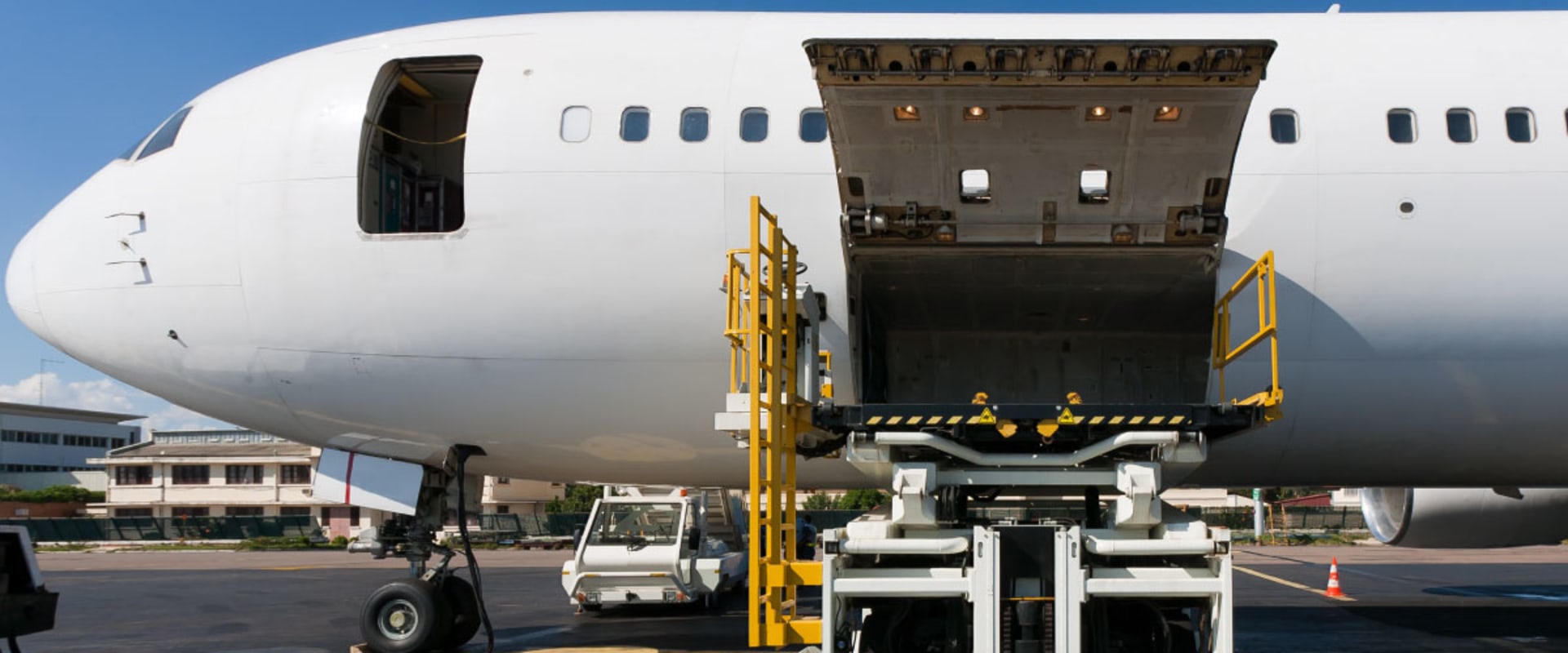 Types of Air Freight: Understanding General, Express, and Charter Options